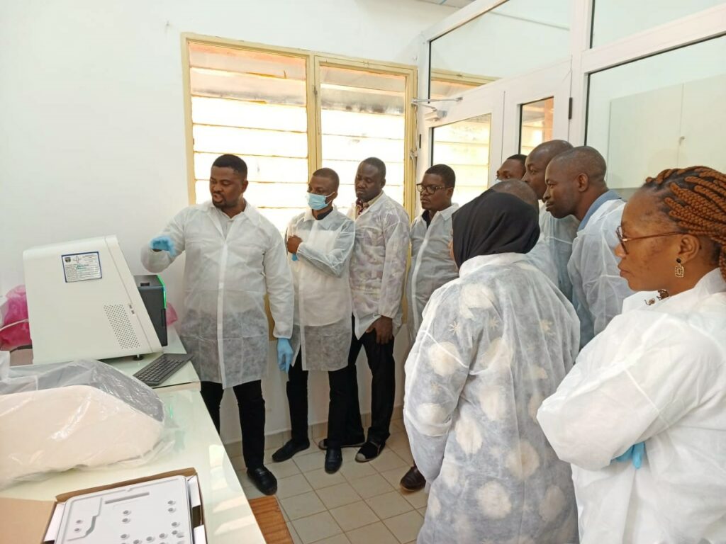 Mise en place du laboratoire de génomique au Centre MURAZ à Bobo-Dioulasso, Burkina Faso ...